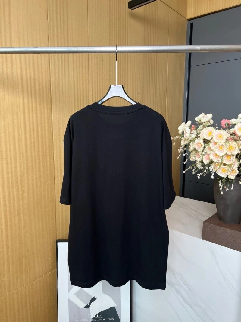 Indistinguishable Unclassified Brand T-Shirts