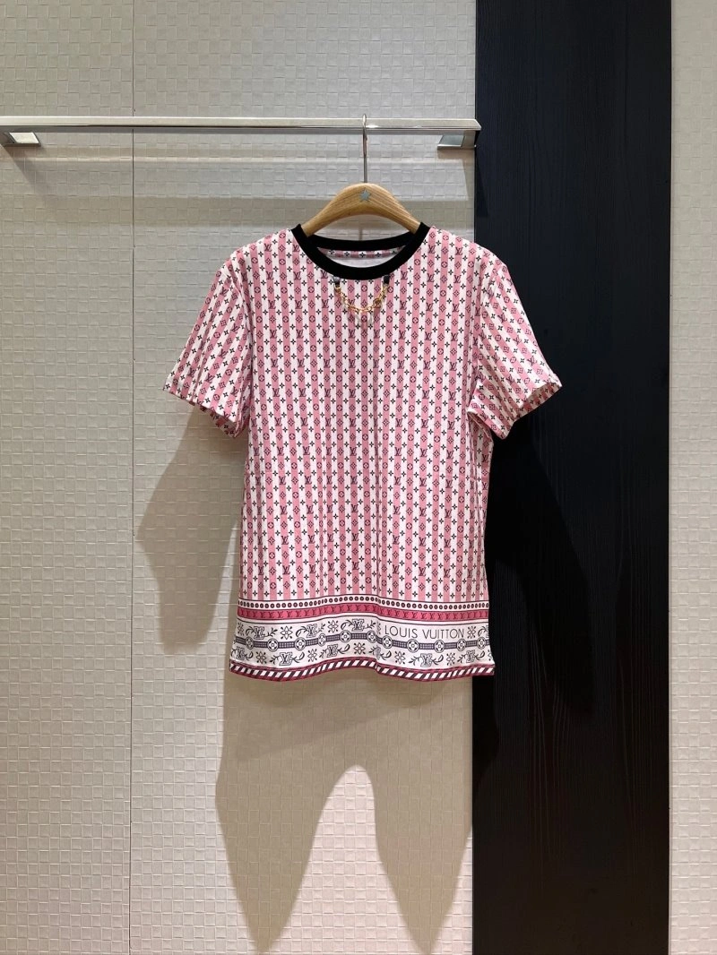 Unclassified Brand T-Shirts