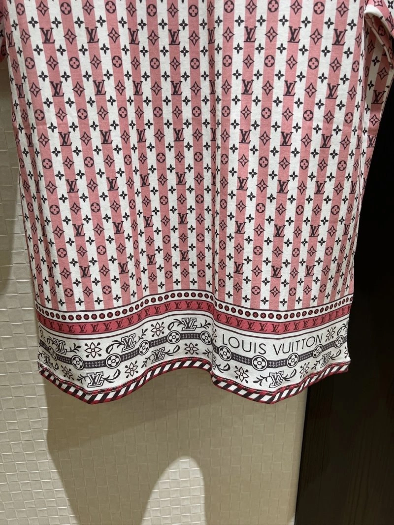 Low-cost Unclassified Brand T-Shirts