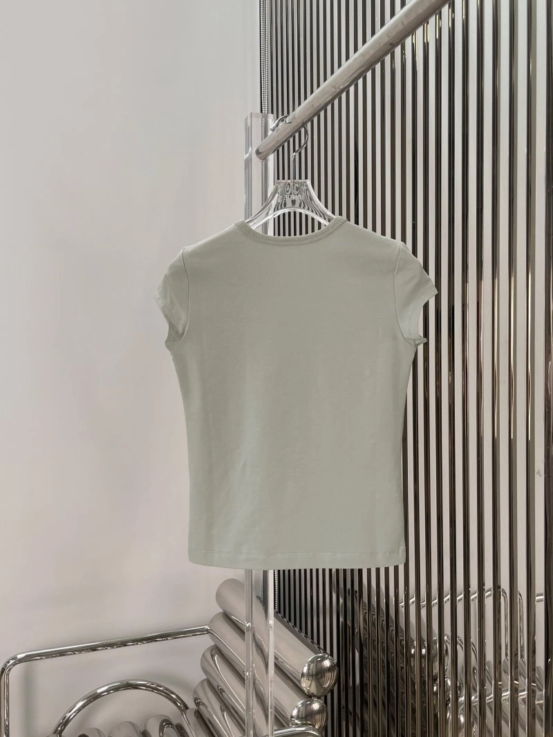 Indistinguishable Unclassified Brand T-Shirts
