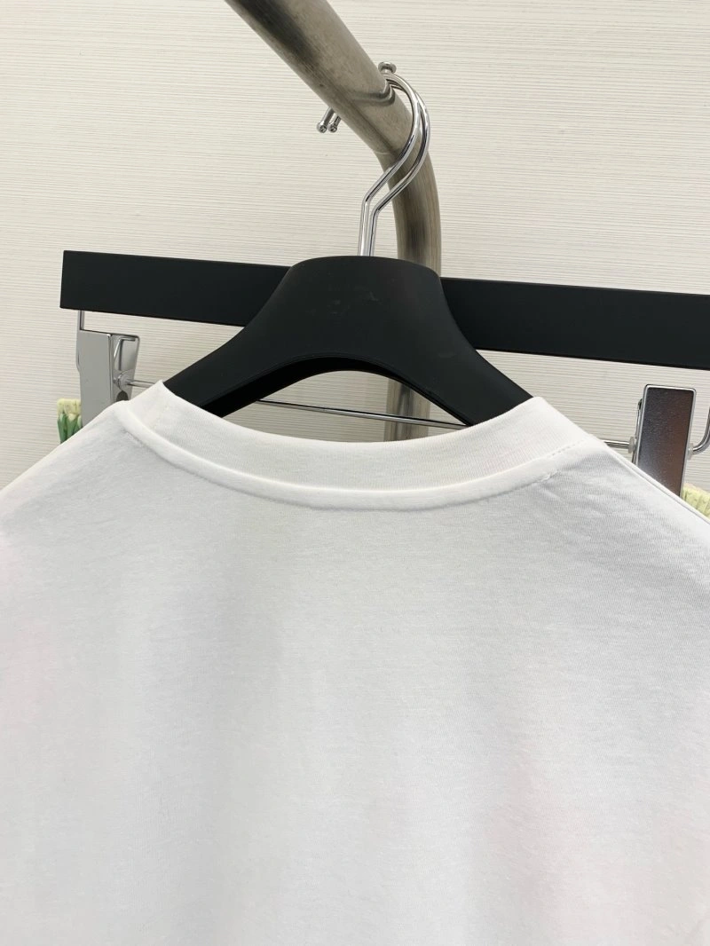 Inexpensive Unclassified Brand T-Shirts