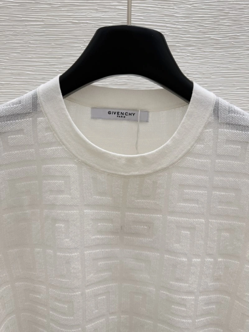Affordable Unclassified Brand T-Shirts