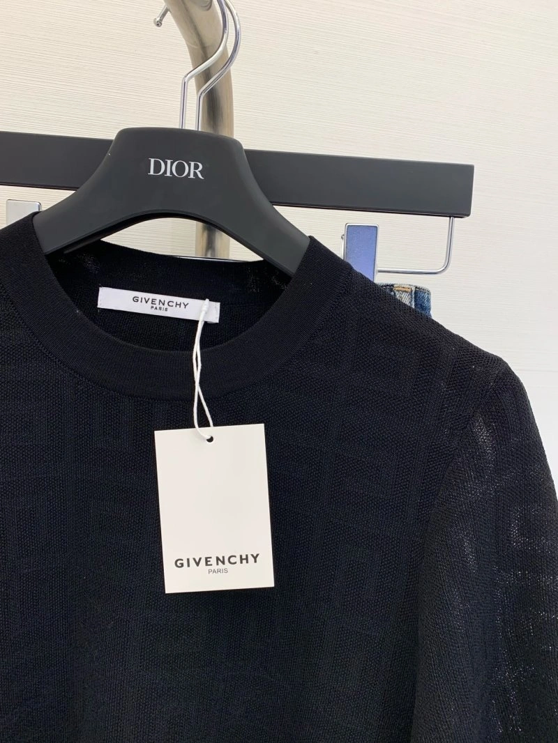 Brand-authenticated Unclassified Brand T-Shirts