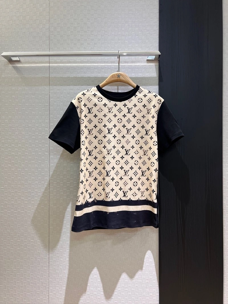 Unclassified Brand T-Shirts