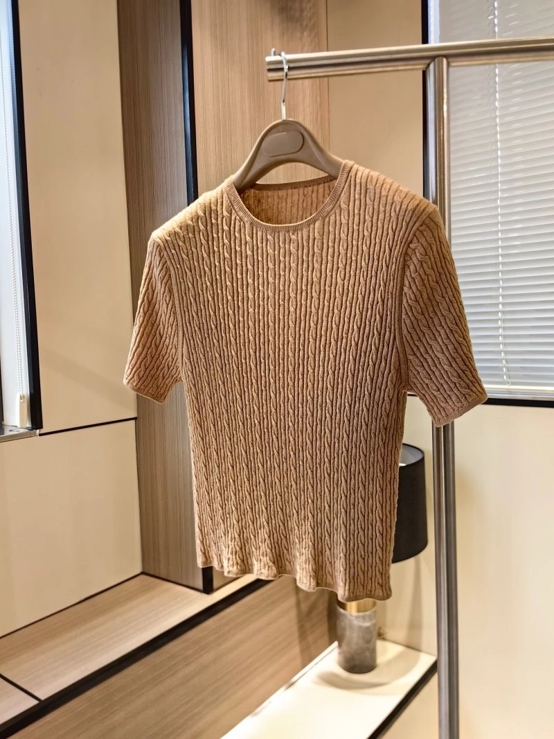 Inexpensive Unclassified Brand T-Shirts