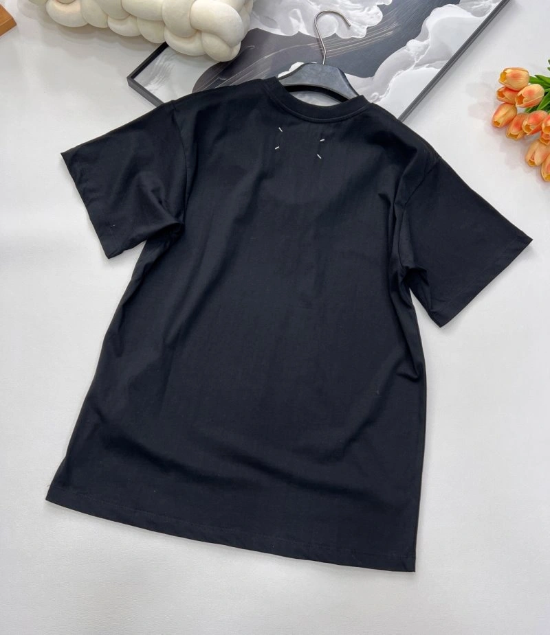 Indistinguishable Unclassified Brand T-Shirts