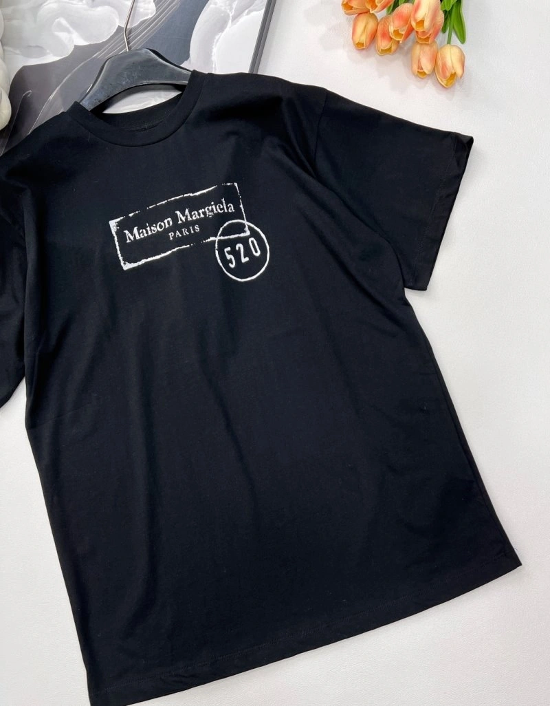 Indistinguishable Unclassified Brand T-Shirts
