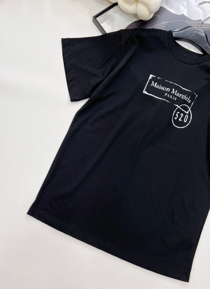 Indistinguishable Unclassified Brand T-Shirts