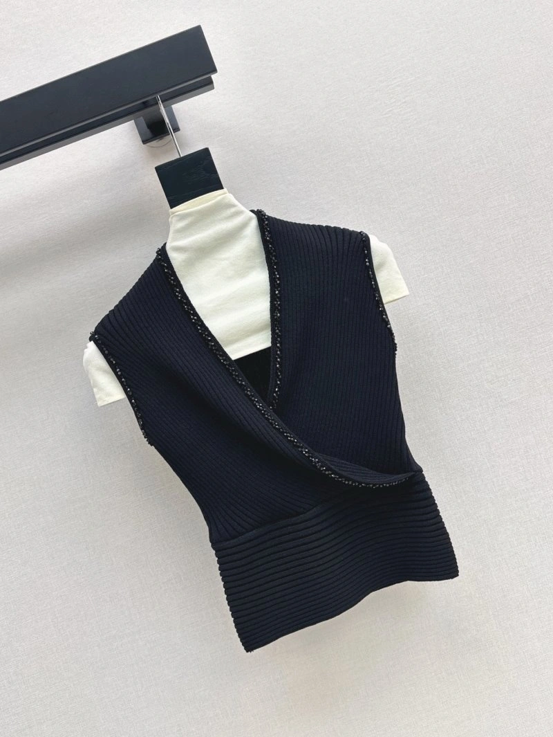 Accurate model Unclassified Brand T-Shirts