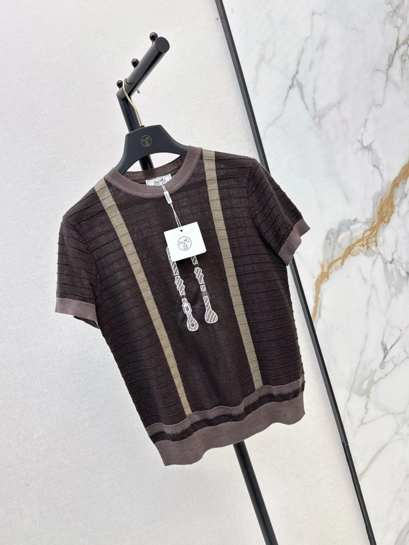 Accurate model Unclassified Brand T-Shirts