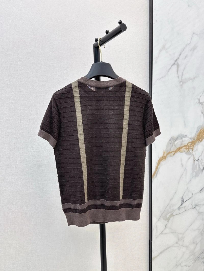 Accurate model Unclassified Brand T-Shirts