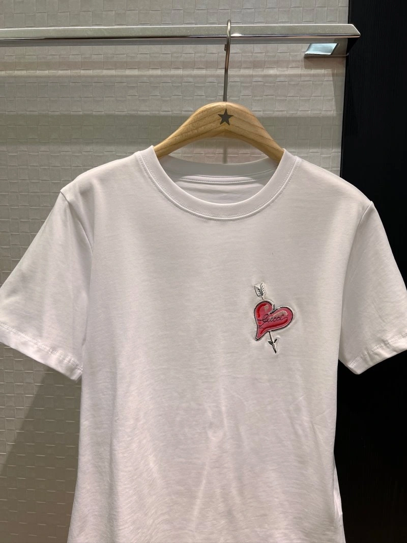 Accurate model Unclassified Brand T-Shirts
