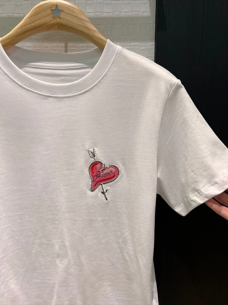 Accurate model Unclassified Brand T-Shirts