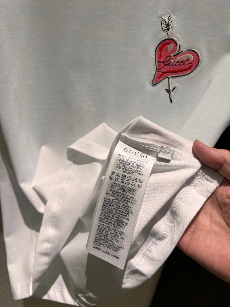 Accurate model Unclassified Brand T-Shirts