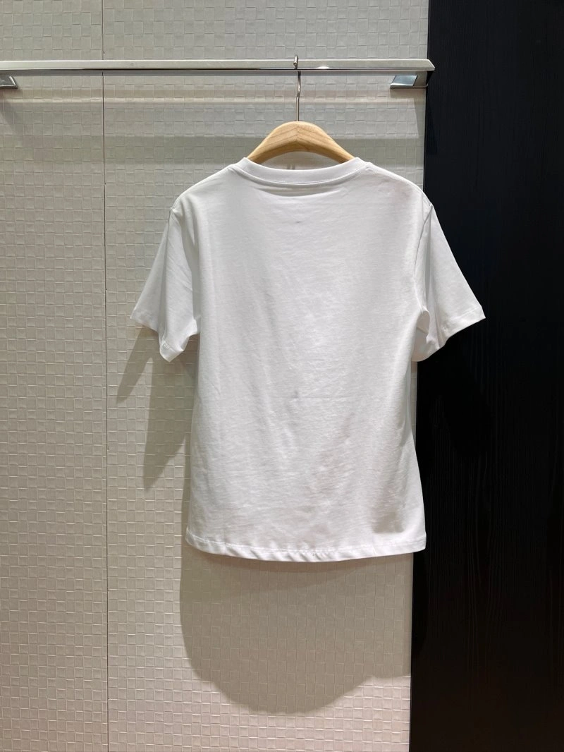 Accurate model Unclassified Brand T-Shirts