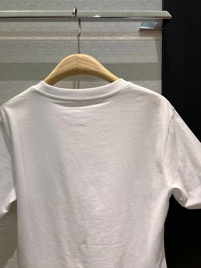 Accurate model Unclassified Brand T-Shirts