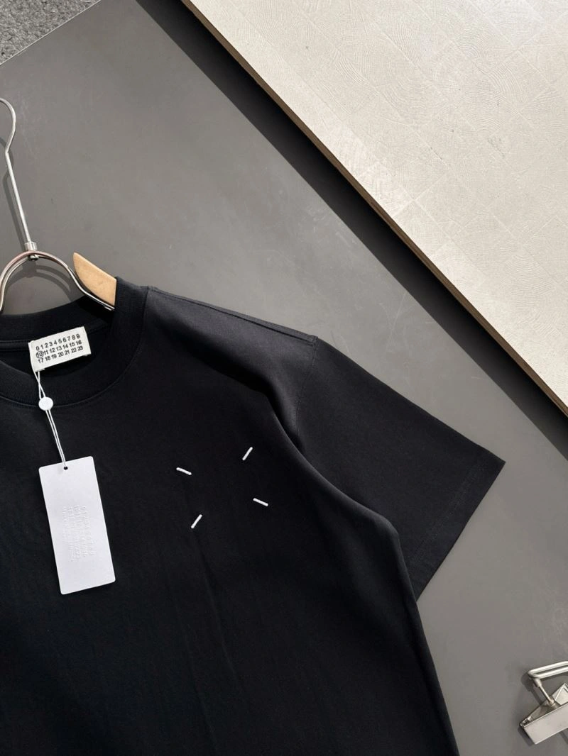 Precise copy Unclassified Brand T-Shirts