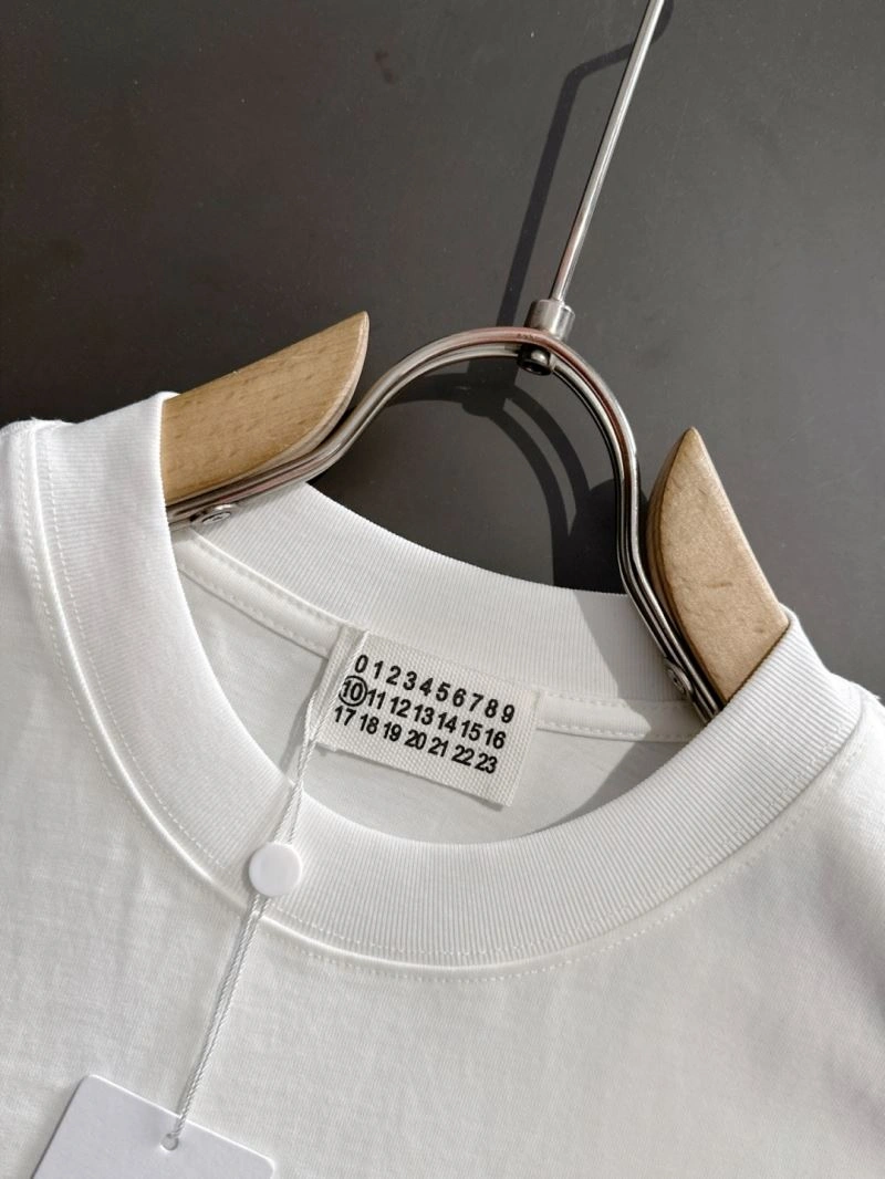 Precise copy Unclassified Brand T-Shirts