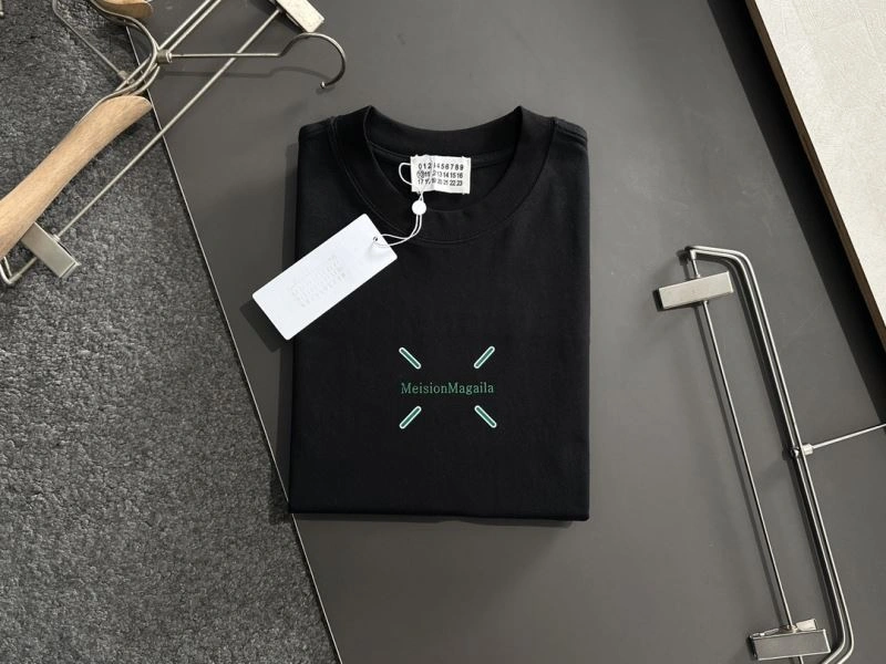 Indistinguishable Unclassified Brand T-Shirts