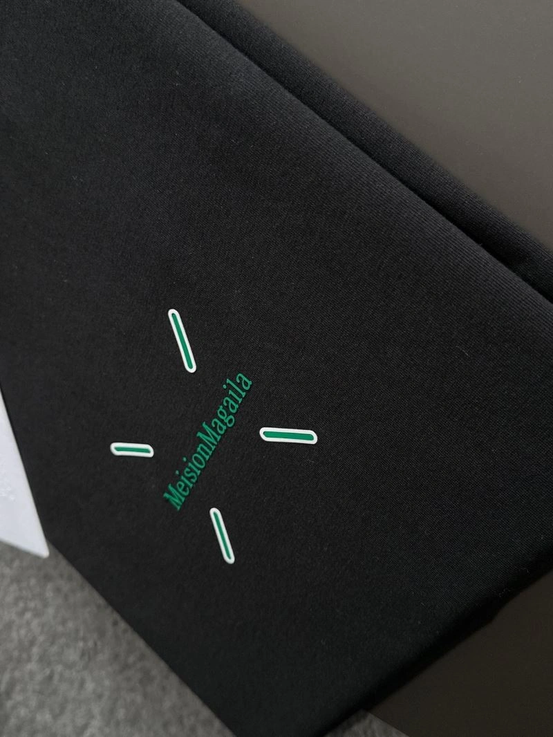 Indistinguishable Unclassified Brand T-Shirts