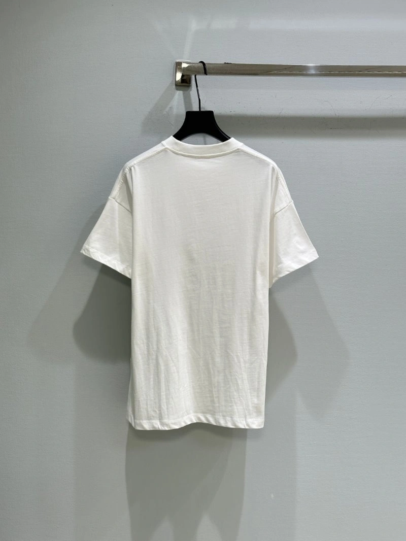 Indistinguishable Unclassified Brand T-Shirts