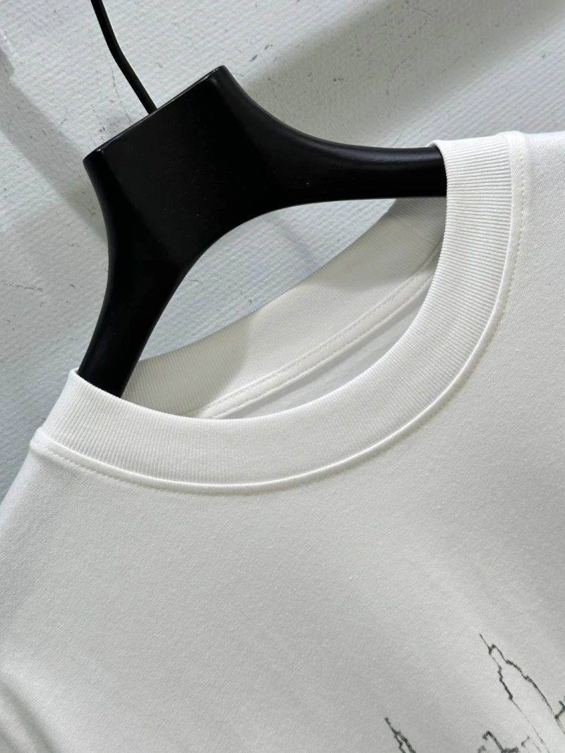 Real Unclassified Brand T-Shirts