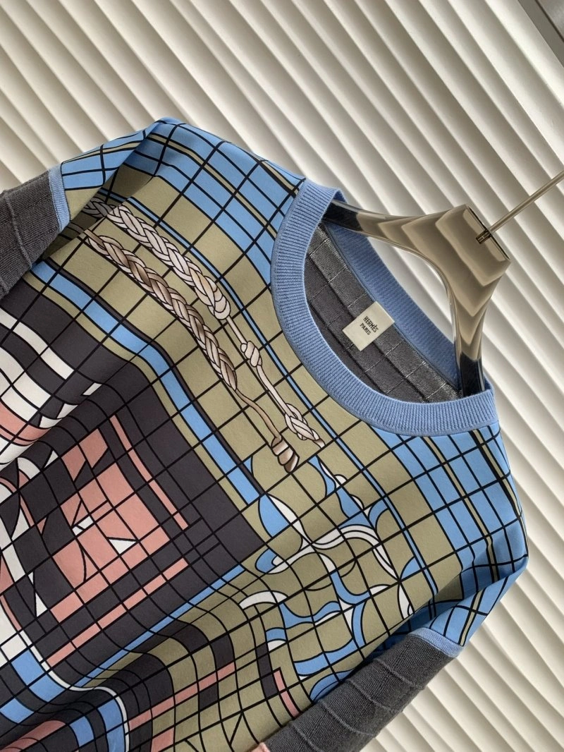 Accurate model Unclassified Brand T-Shirts