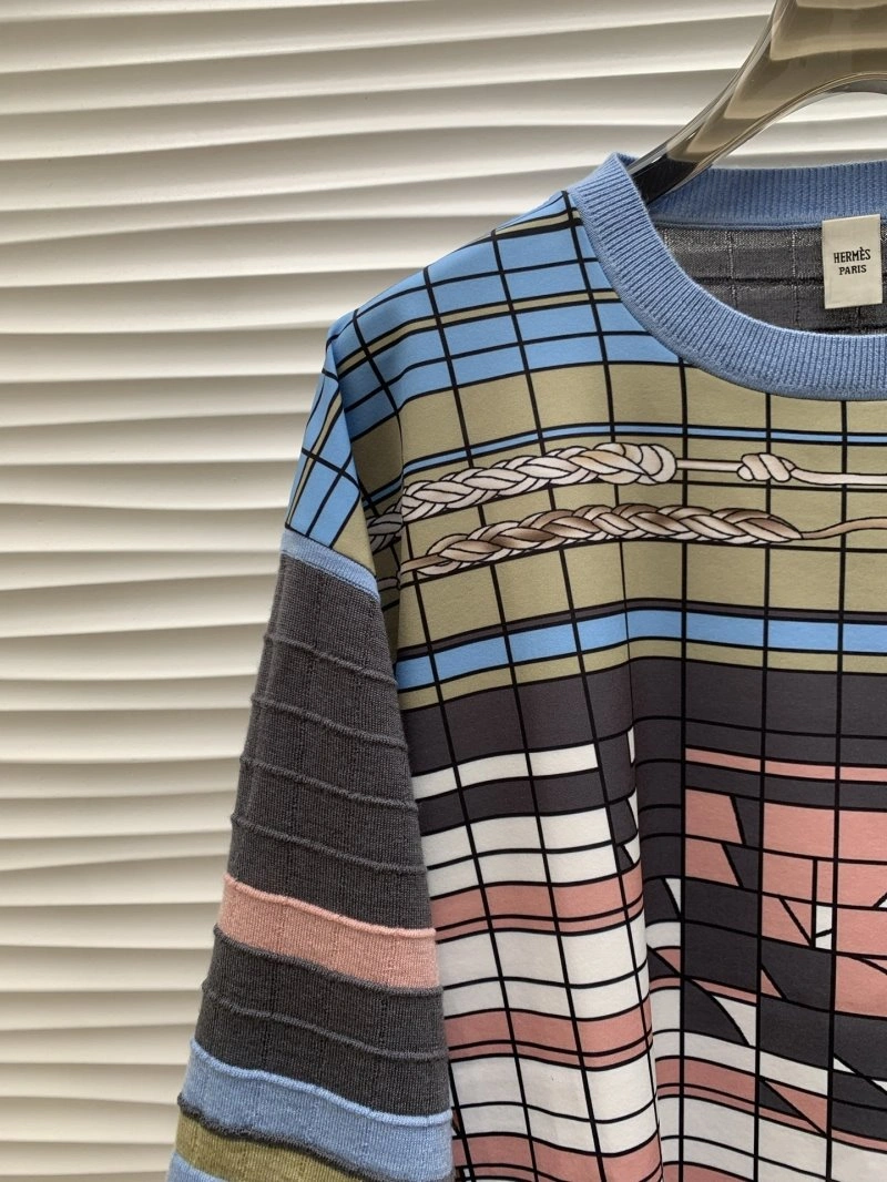 Accurate model Unclassified Brand T-Shirts