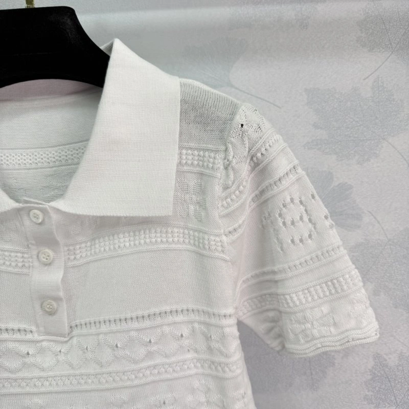 Accurate model Unclassified Brand T-Shirts