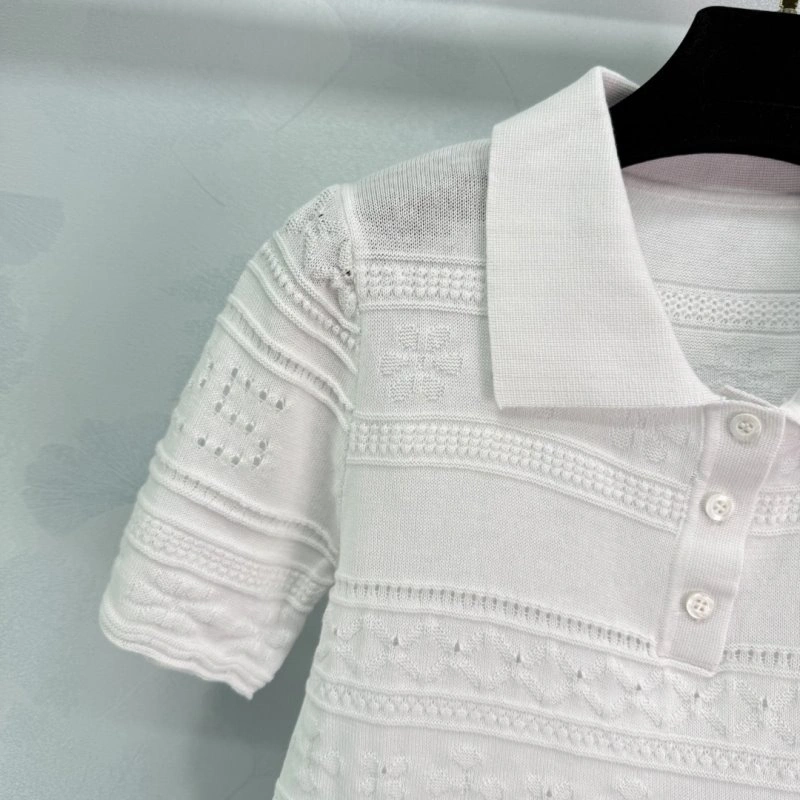 Accurate model Unclassified Brand T-Shirts