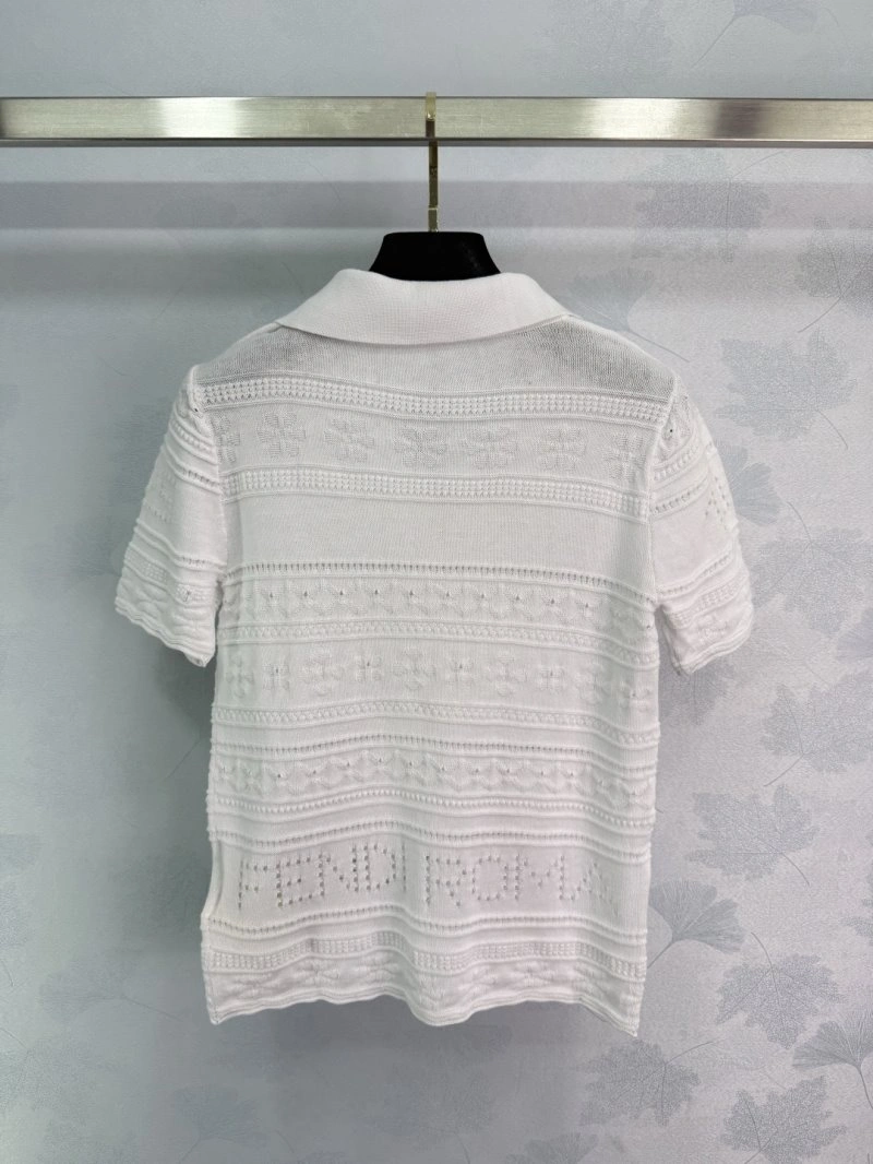 Accurate model Unclassified Brand T-Shirts