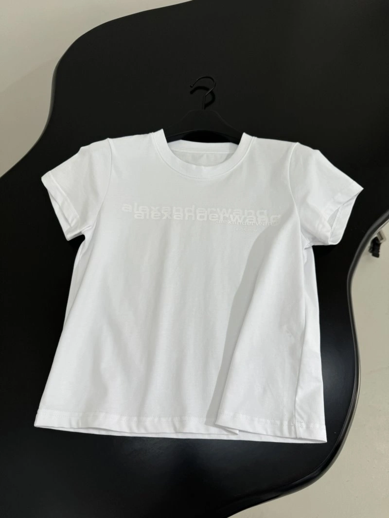 Indistinguishable Unclassified Brand T-Shirts