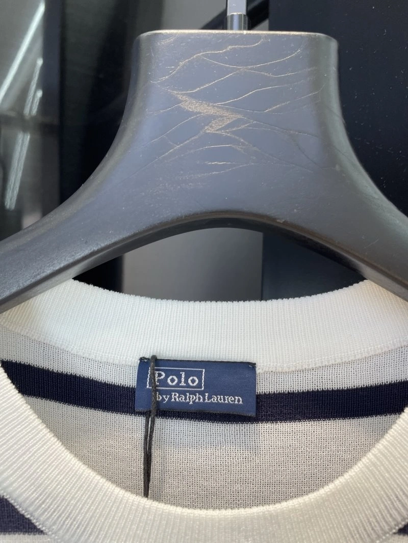Inexpensive Unclassified Brand T-Shirts