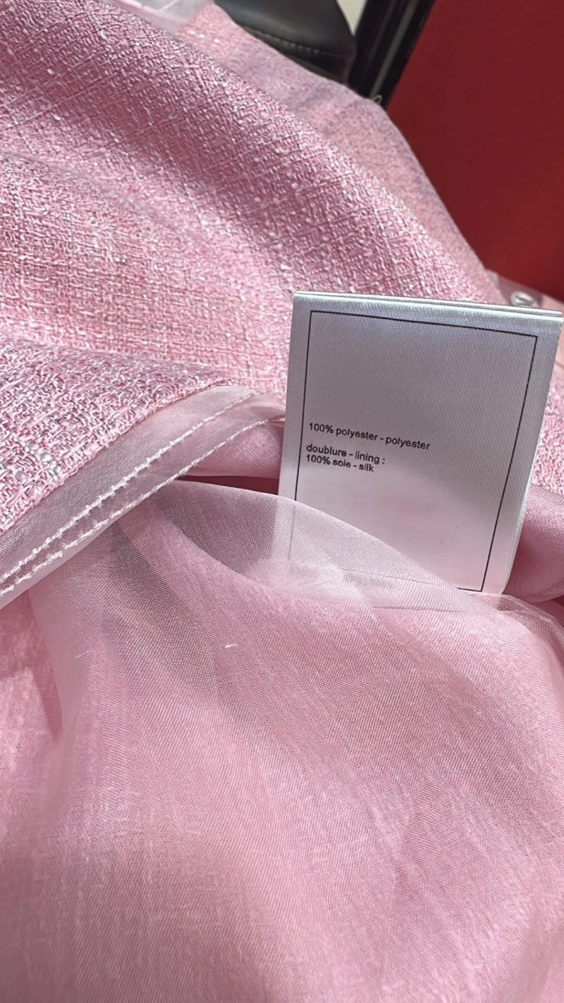 Indistinguishable Unclassified Brand T-Shirts