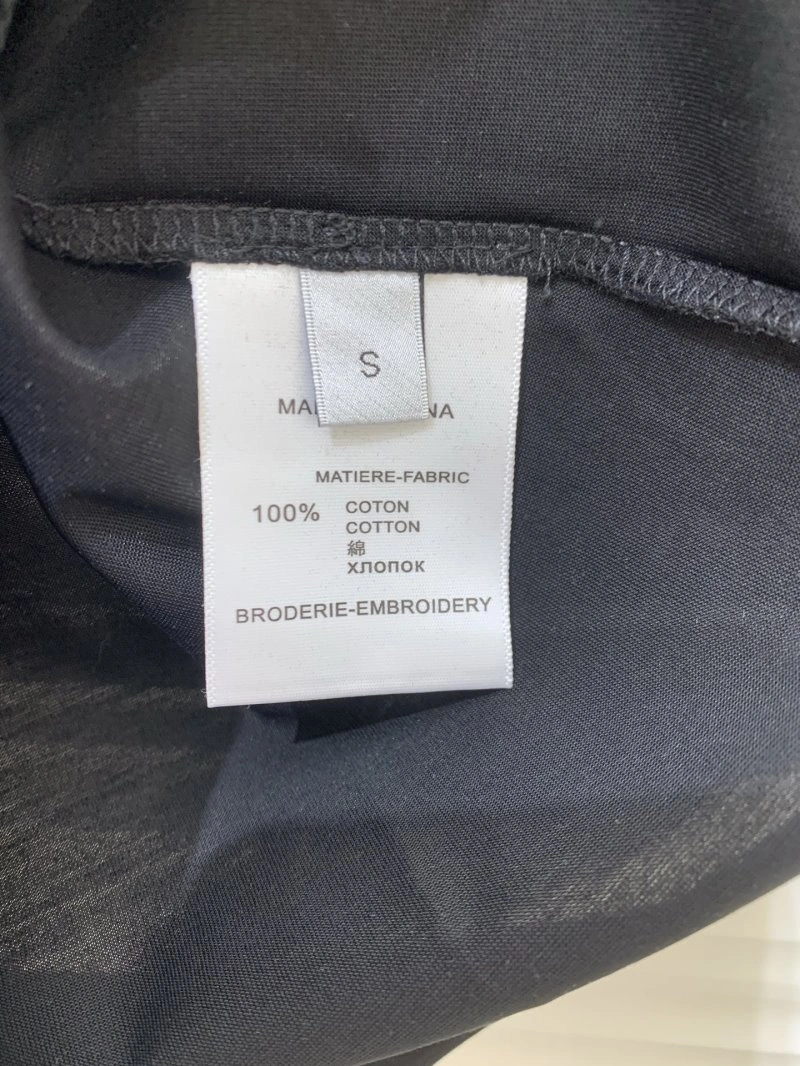 Accurate model Unclassified Brand T-Shirts