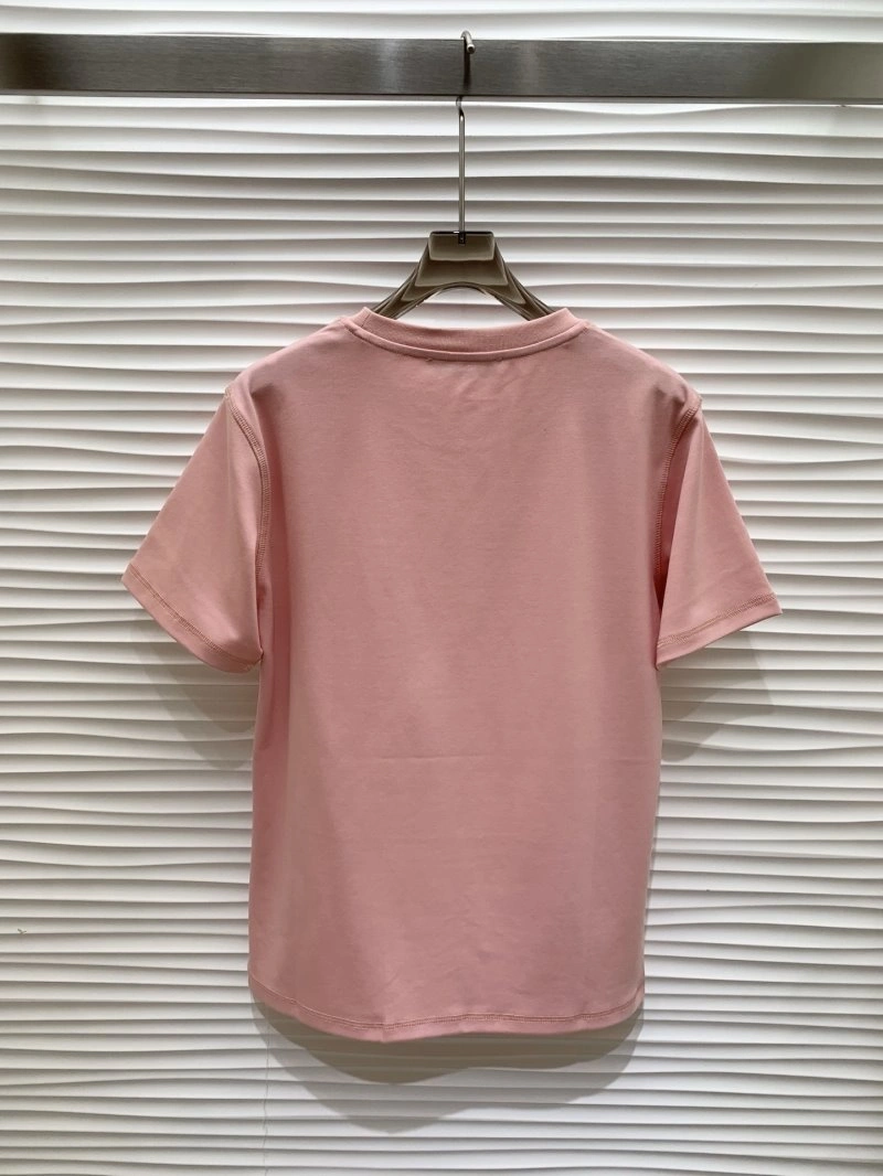 Indistinguishable Unclassified Brand T-Shirts