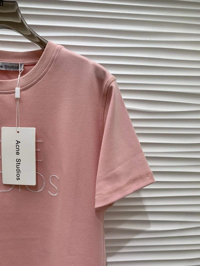 Indistinguishable Unclassified Brand T-Shirts