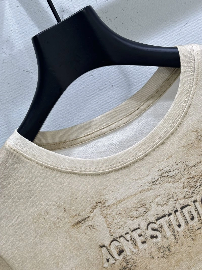 Indistinguishable Unclassified Brand T-Shirts