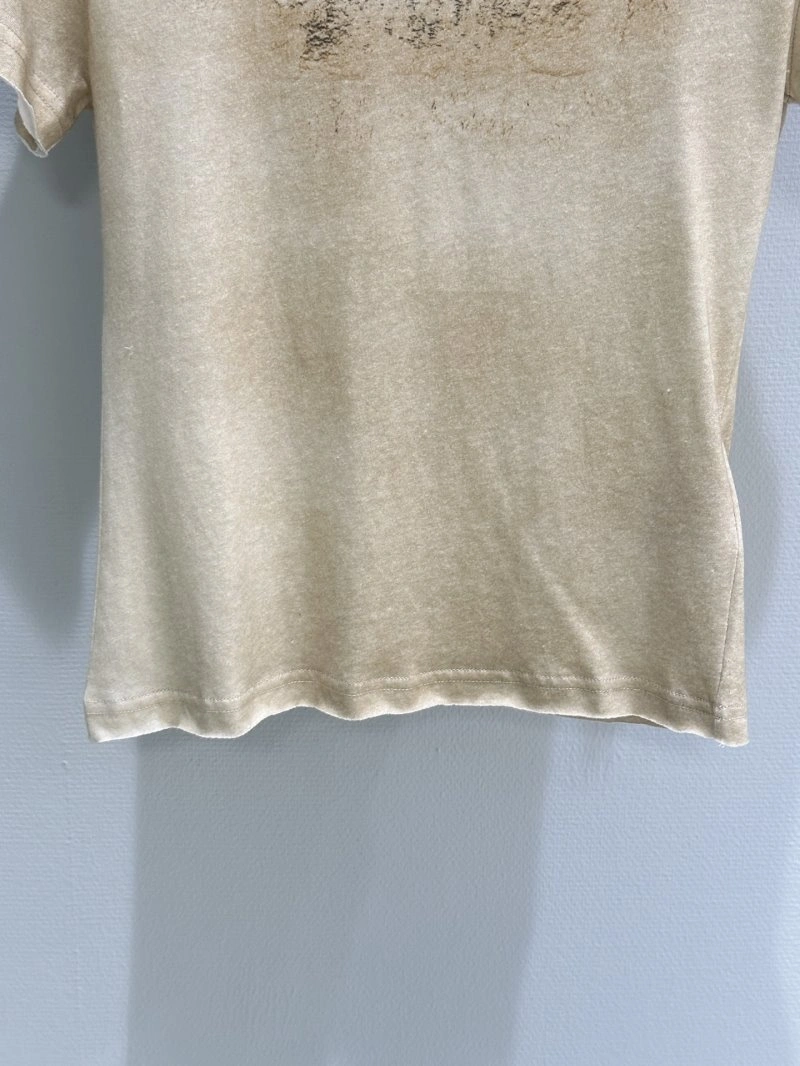 Indistinguishable Unclassified Brand T-Shirts