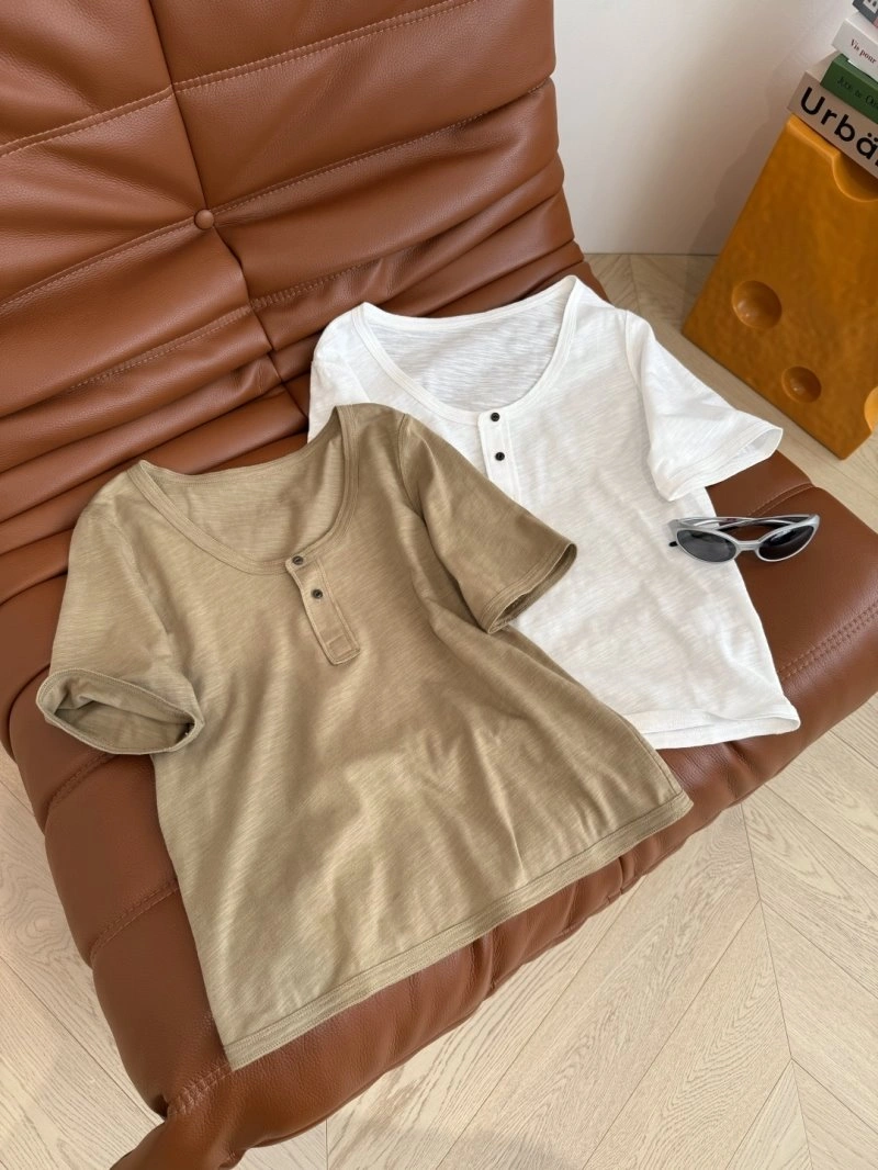 Unclassified Brand T-Shirts