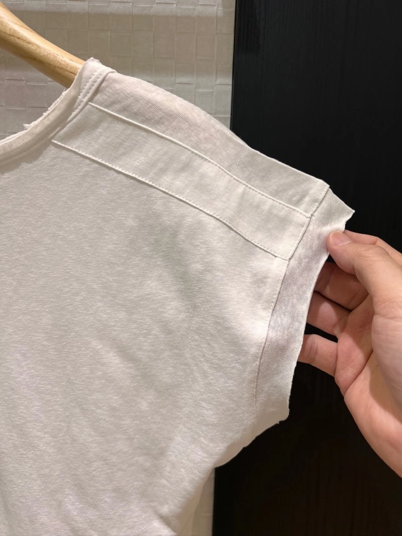 Cut-rate Unclassified Brand T-Shirts