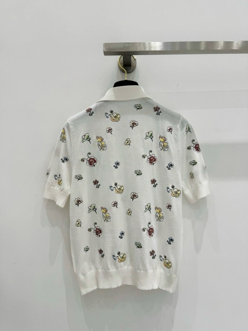 Accurate model Unclassified Brand T-Shirts