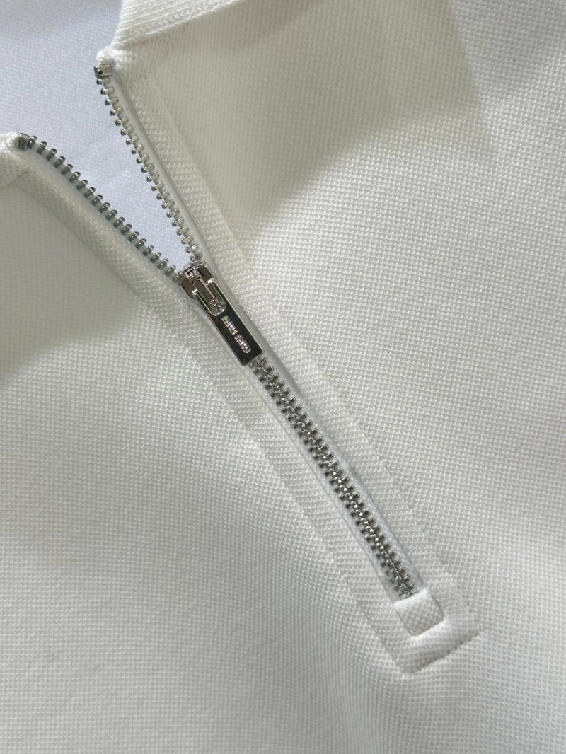 Low-cost Unclassified Brand T-Shirts