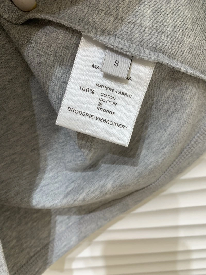 Accurate model Unclassified Brand T-Shirts