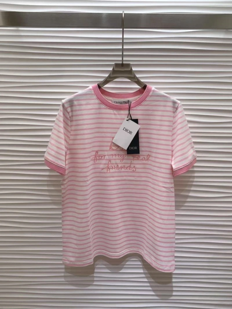 Indistinguishable Unclassified Brand T-Shirts