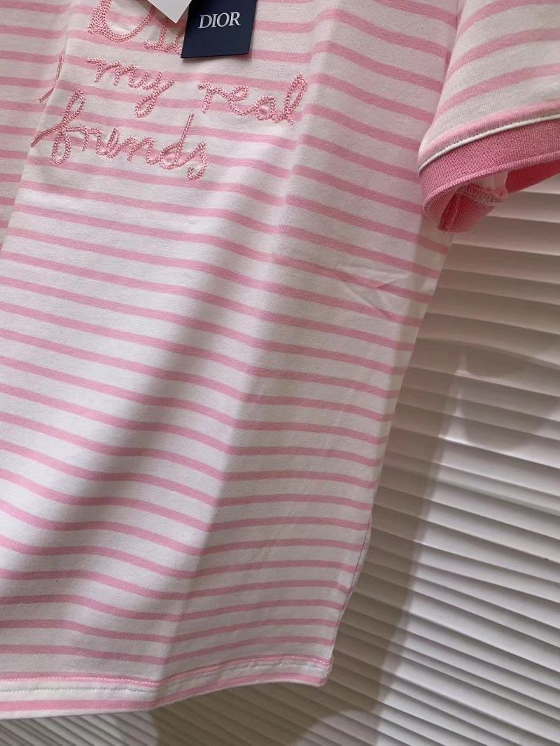 Indistinguishable Unclassified Brand T-Shirts
