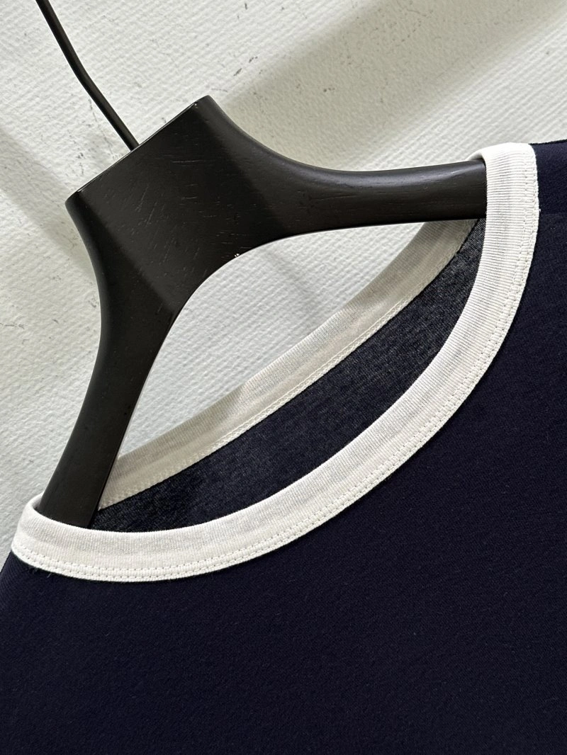 Cut-rate Unclassified Brand T-Shirts