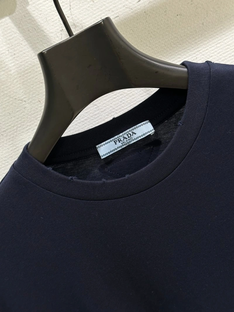 Accurate model Unclassified Brand T-Shirts