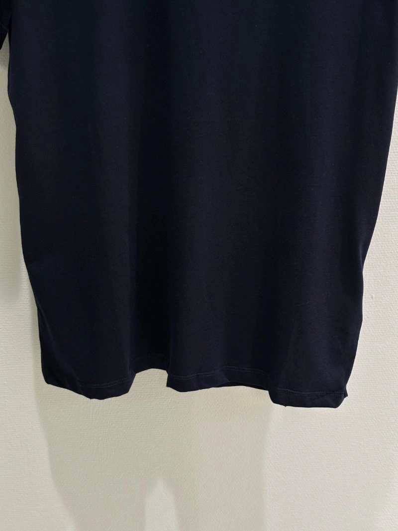 Accurate model Unclassified Brand T-Shirts