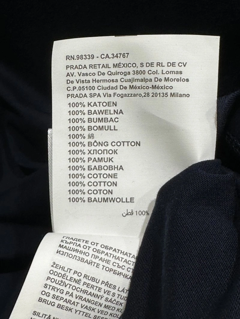 Accurate model Unclassified Brand T-Shirts